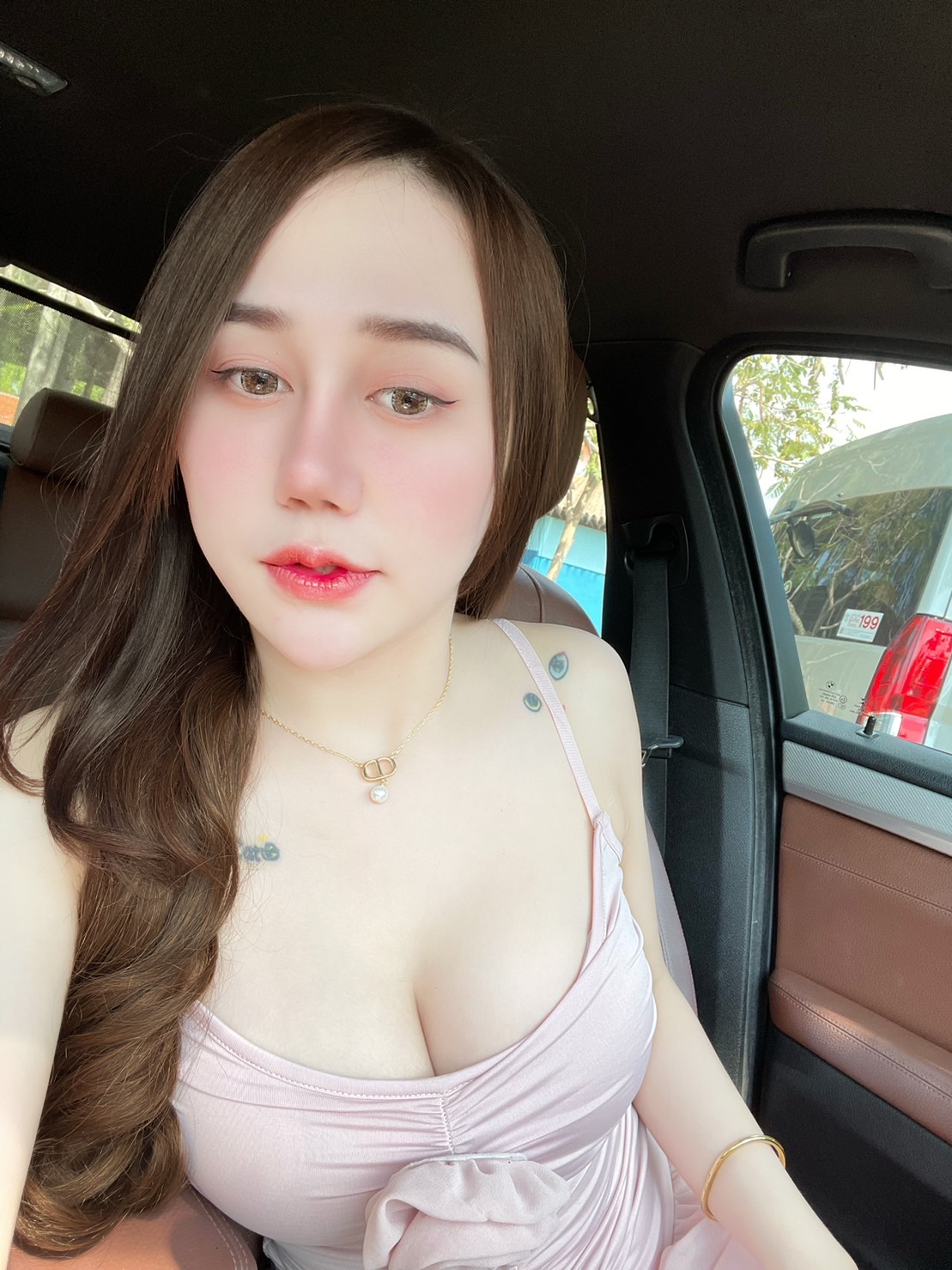 Dek-en - เด็กเอ็น ชงเหล้าเพื่อนเที่ยว เด็กรับงาน